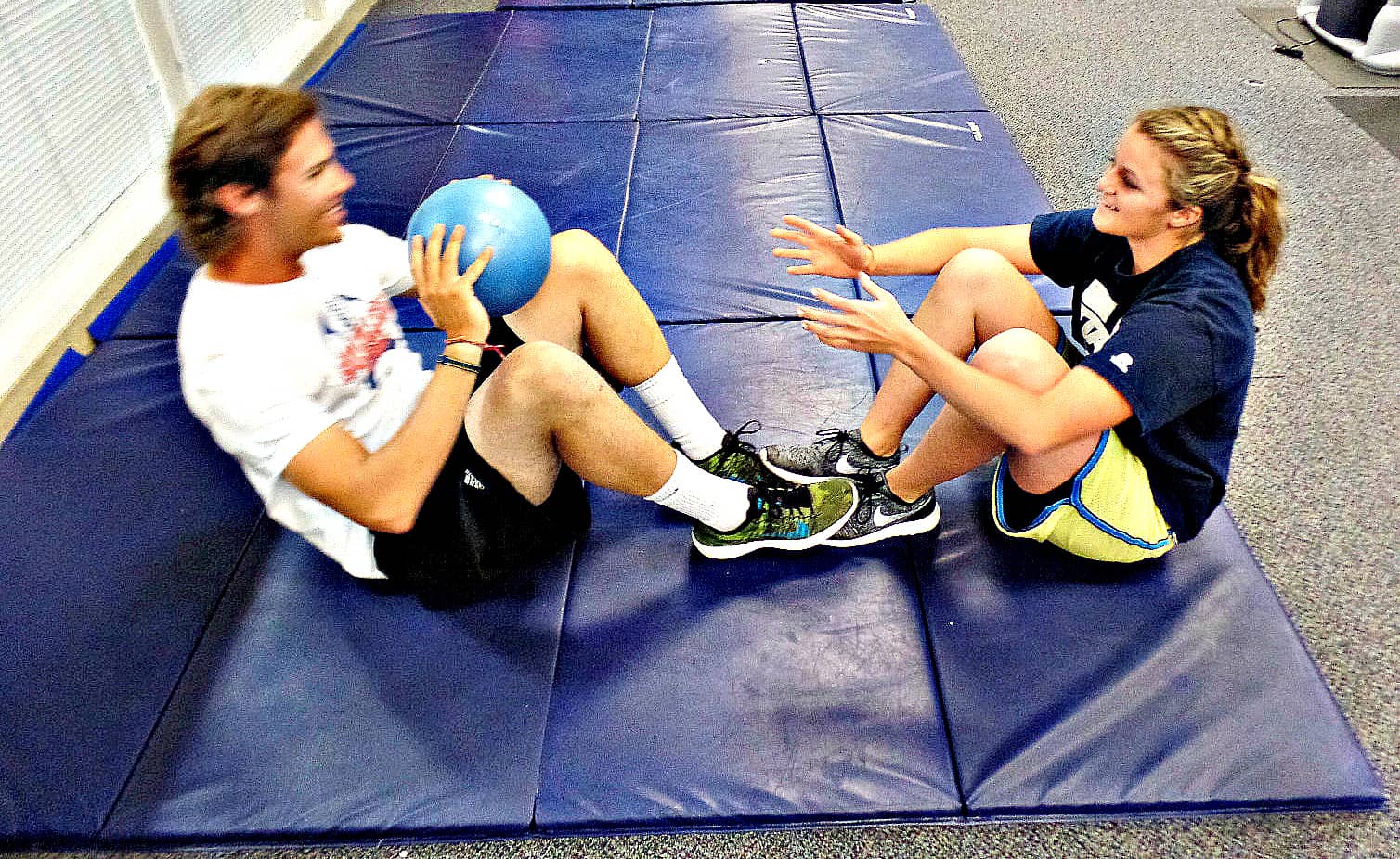 9 Exercises Couples Can Do Together To Strengthen Their Bodies And ...