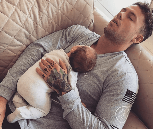 28 Instagram Photos Of Fathers And Their Little Ones That Will Melt ...